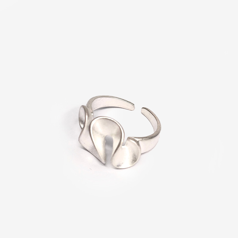Wavy Silver Ring - li-oh.se