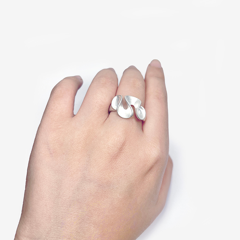 Wavy Silver Ring - li-oh.se